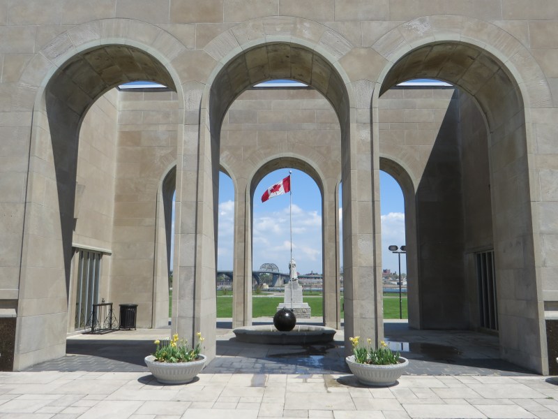 Riding the Niagara Circle Route – Sean Marshall